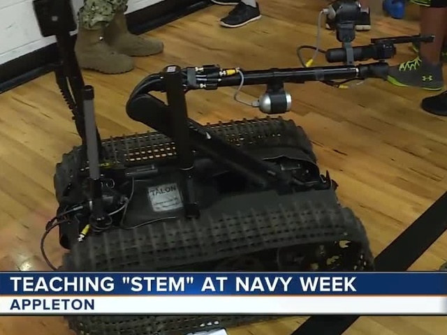 Navy Week: U.S. Bomb Squad and diving team teaches STEM importance in ...